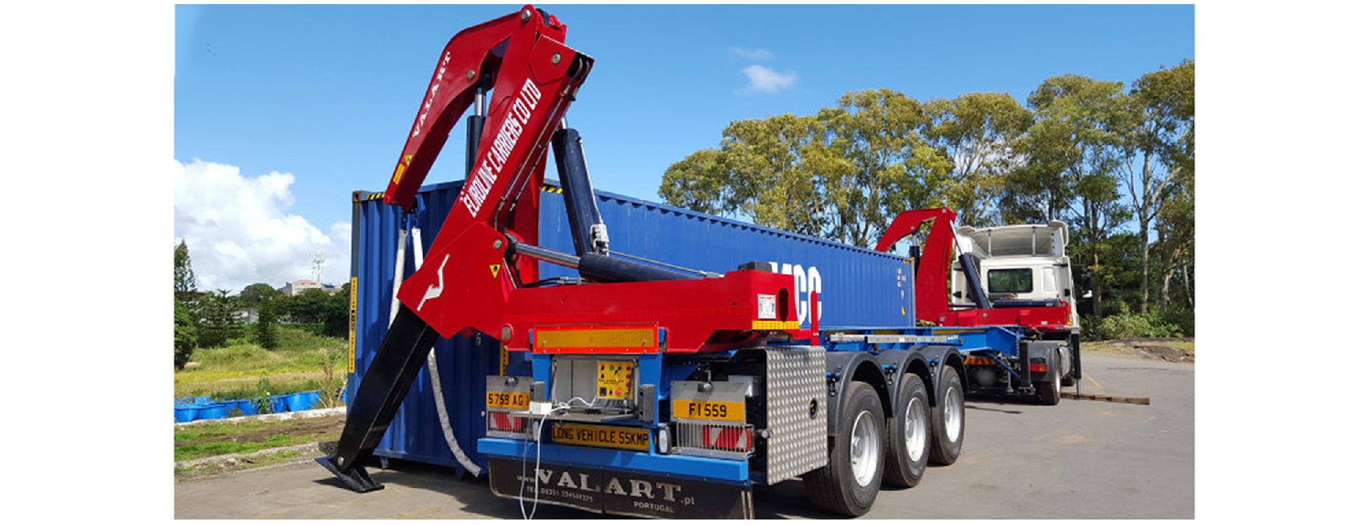 Valart - Containers | Sideloader | Sidelifter | Semi Trailler | CRANE